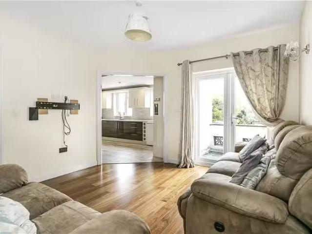 Summer Road, Thames Ditton, Surrey, KT7 0QR