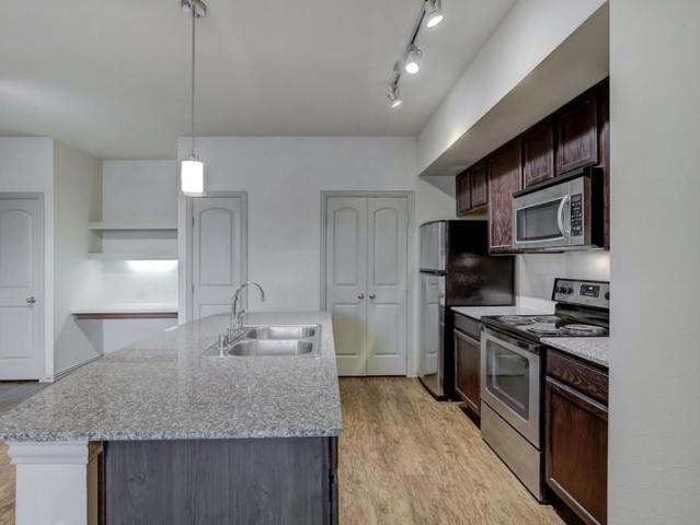 Summercrest Burleson Apartments 3 Bedroom Apartment for Rent at 1320 Nw Summercrest Blvd, Burleson, TX 76028