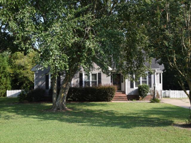 Summerdale Dr