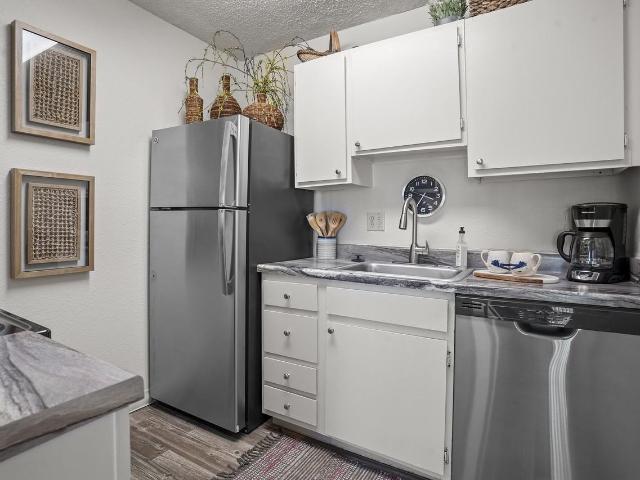 Summerfield Place Apts. 1 Bedroom Apartment for Rent at 11777 N Meridian Pl, Oklahoma City, OK 73162