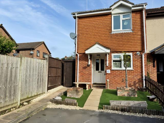 Summerfields, Chineham, Basingstoke RG24, 2 bed end terrace house to rent, £1,350 pcm | PrimeLocation