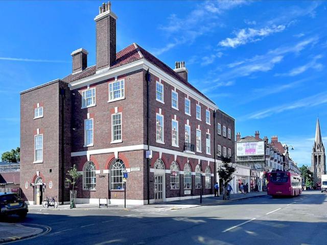 Summerland Gardens, London N10 1 bed flat to rent £2,500 pcm £577 pw