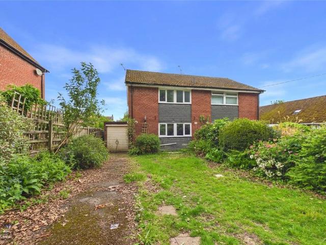 Summerlug, Mortimer, Reading, RG7 3 bed semi detached house to rent £2,250 pcm £519 pw
