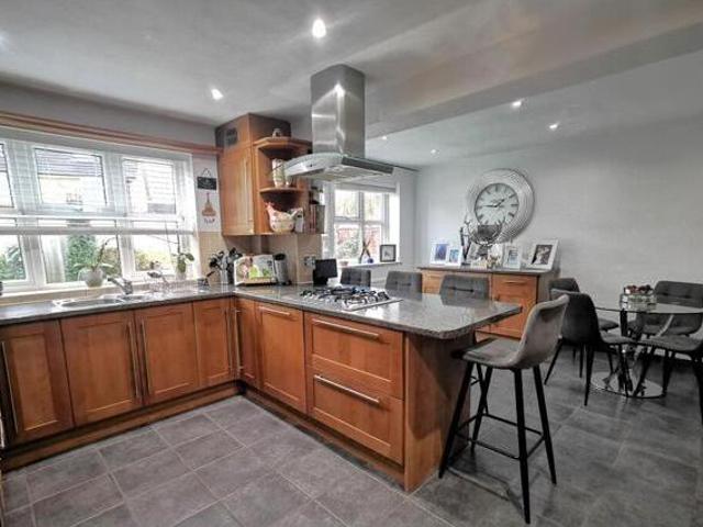 Summers Mead, Yate, 5 Bedroom Detached