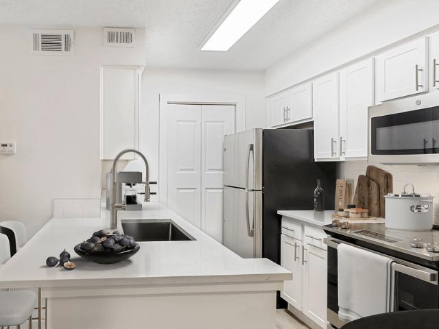 Summers Crossing Apartments 1 Bedroom Apartment for Rent at 1500 Preston Rd, Plano, TX 75093