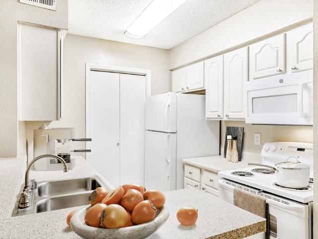 Summers Crossing Apartments 2 Bedroom Apartment for Rent at 1500 Preston Rd, Plano, TX 75093