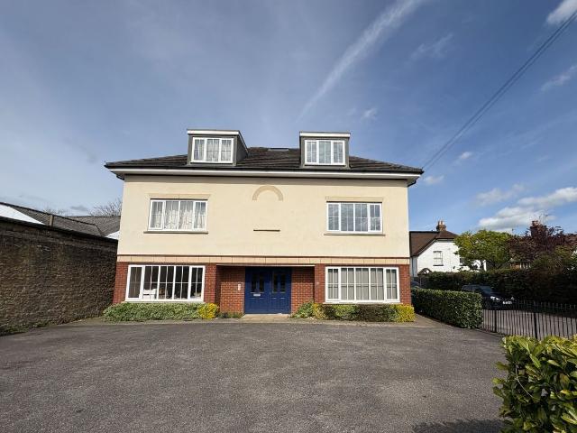 Summers Road, Godalming GU7, 2 bed flat to rent, £1,700 pcm | PrimeLocation