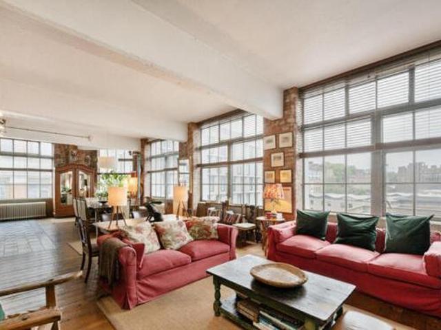Summers Street, London, 2 Bedroom Apartment