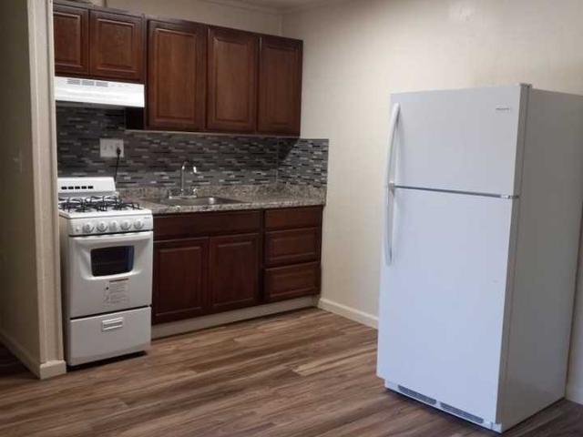 Summerset Village Apartments 2 Bedroom Apartment for Rent at 2103 N Angus St, Fresno, CA 93703 McLane