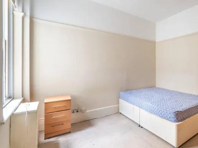 Summit Court, London, NW2 3BG, United Kingdom | 2 bed apartment for rent #139268691 | Rentberry