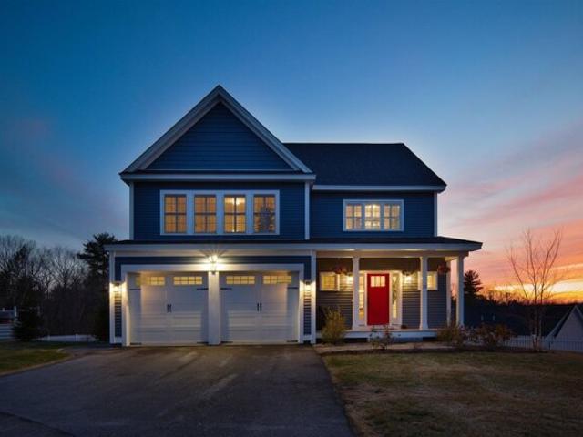 Summit Cir, Newmarket, Condo For Sale