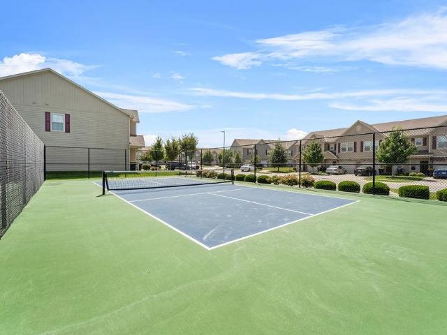 Summit Crossing 3 Bedroom Apartment for Rent at 14500 E Bannister Rd, Kansas City, MO 64139 Unity Ridge