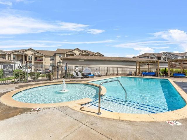 Summit Crossing 2 Bedroom Apartment for Rent at 14500 E Bannister Rd, Kansas City, MO 64139 Unity Ridge