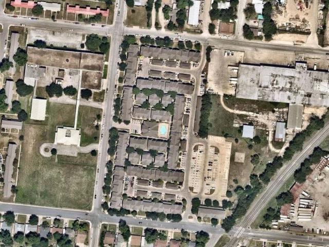 Summit at Benavides Park 2 Bedroom Apartment for Rent at 1700 S Hamilton St, San Antonio, TX 78207 Greater Gardendale