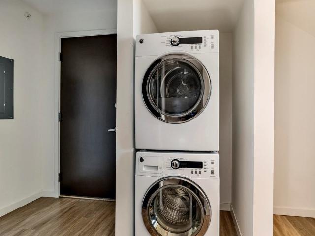 Summit at Wash Park 2 Bedroom Apartment for Rent at 90 S Logan St, Denver, CO 80209 Speer