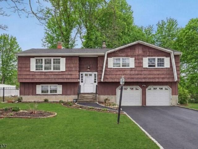 Summit Ave, Mount Olive Township, Home For Sale