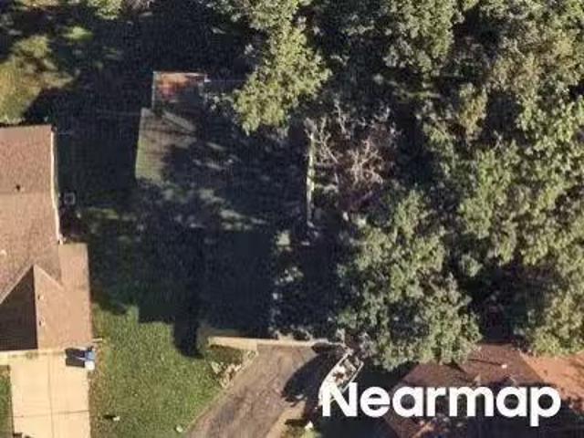 Summit Ave N
