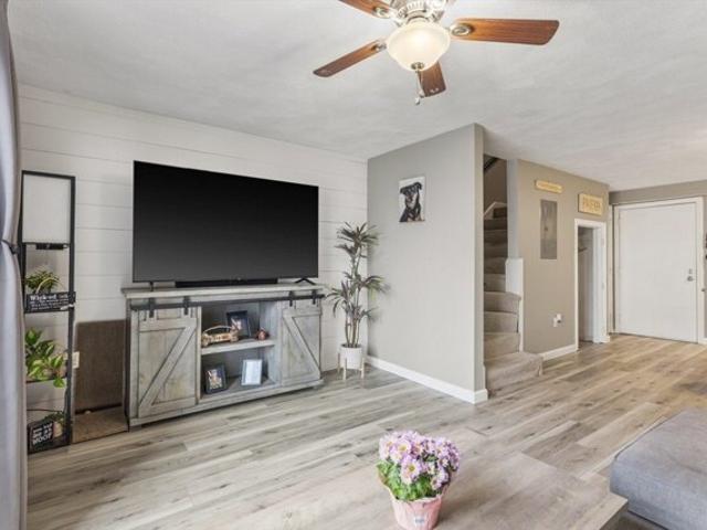 Summit Ave Apt,beverly, Condo For Sale
