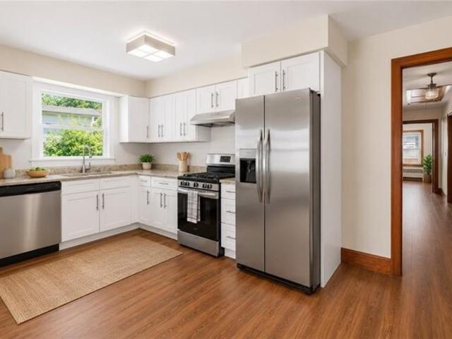 Summit Ave, West Warwick, Home For Sale