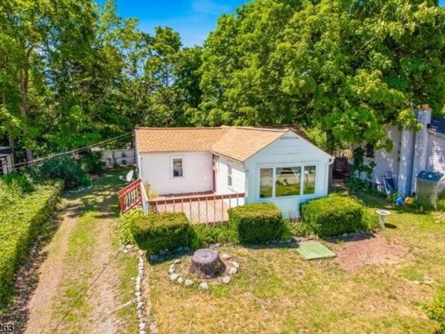 Summit Dr, Wantage Township, Home For Sale