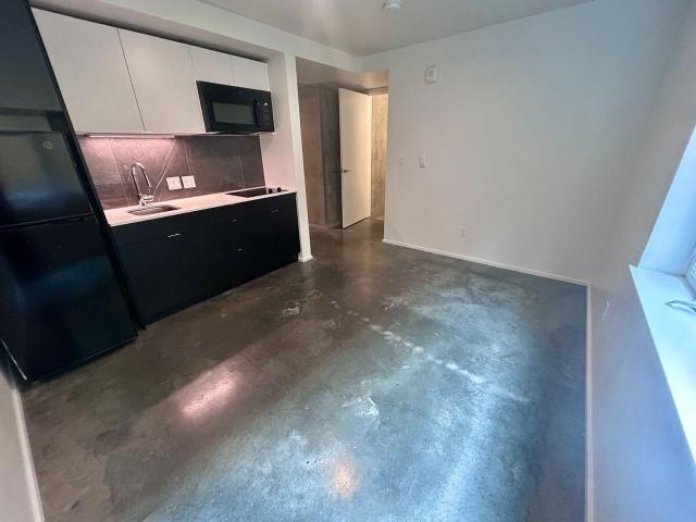 Summit Flats Studio Apartment for Rent at 1103 Summit Ave, Seattle, WA 98101 First Hill