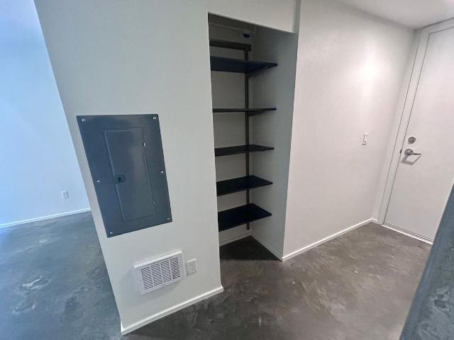 Summit Flats Studio Apartment for Rent at 1103 Summit Ave, Seattle, WA 98101 First Hill