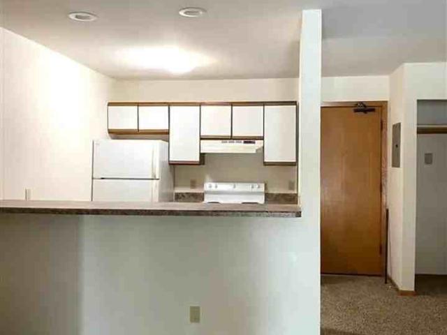 Summit Hill 2 Bedroom Apartment for Rent at 1202 Mckenna Blvd, Madison, WI 53719
