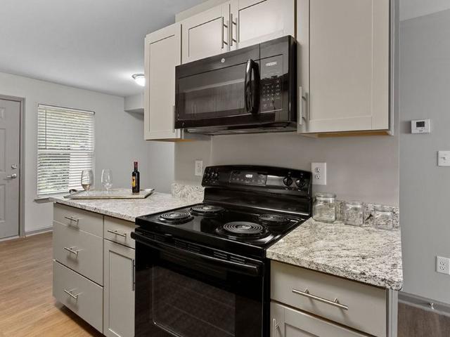 Summit on Central 2 Bedroom Apartment for Rent at 3143 Central Ave, Charlotte, NC 28205 Country Club Heights