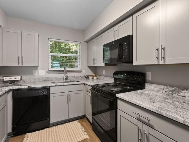 Summit on Central 2 Bedroom Apartment for Rent at 3143 Central Ave, Charlotte, NC 28205 Country Club Heights