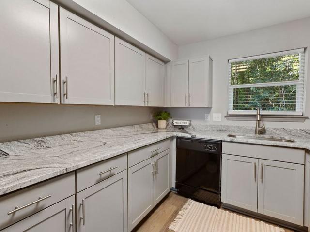 Summit on Central 2 Bedroom Apartment for Rent at 3143 Central Ave, Charlotte, NC 28205 Country Club Heights
