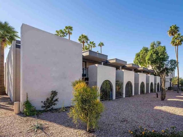 Summit on Thomas Studio Apartment for Rent at 2735 E Thomas Rd, Phoenix, AZ 85016