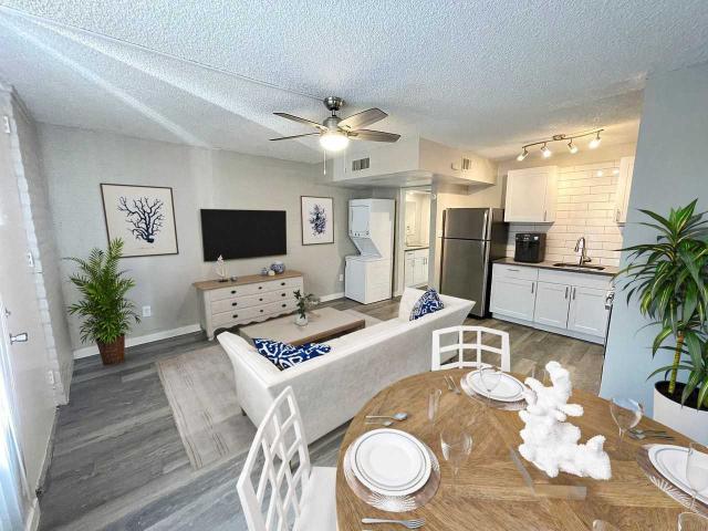 Summit on Thomas Studio Apartment for Rent at 2735 E Thomas Rd, Phoenix, AZ 85016