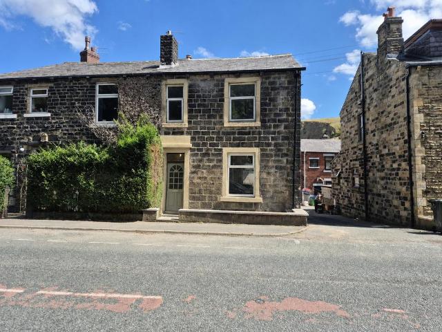 Summit, Littleborough OL15 3 bed terraced house to rent £1,095 pcm £253 pw