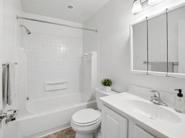 Summit Square Apartments 3 Bedroom Apartment for Rent at 1201 W Crestview Dr, Lebanon, PA 17042