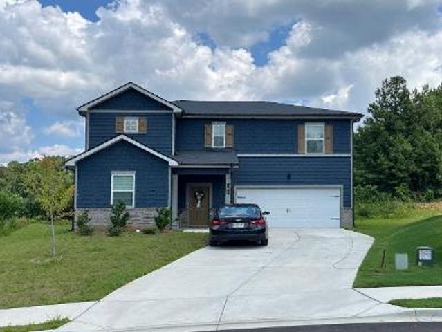 Summit Pointe Dr
