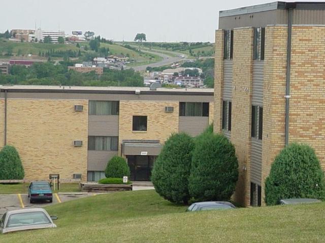 Summit Park 2 Bedroom Apartment for Rent at 605 505, 525, 605 & 705 Park Street, Minot, ND 58701
