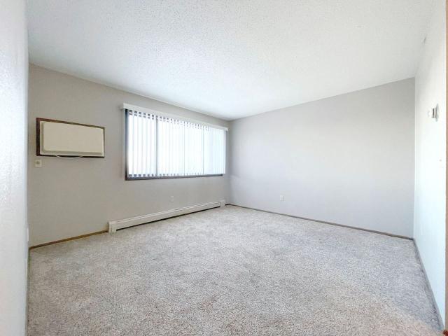 Summit Park 2 Bedroom Apartment for Rent at 605 505, 525, 605 & 705 Park Street, Minot, ND 58701