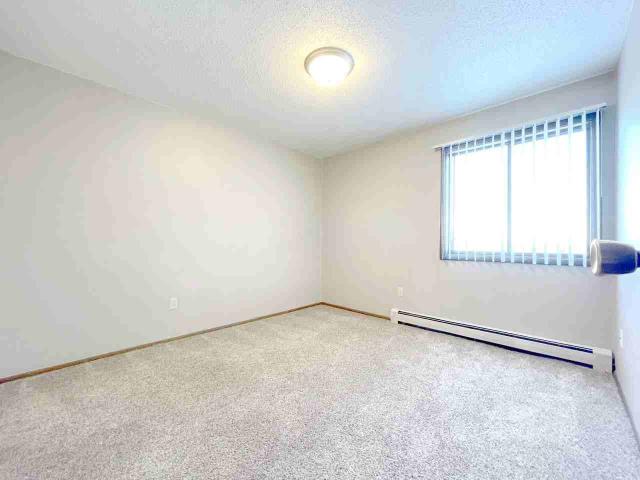 Summit Park 2 Bedroom Apartment for Rent at 605 505, 525, 605 & 705 Park Street, Minot, ND 58701