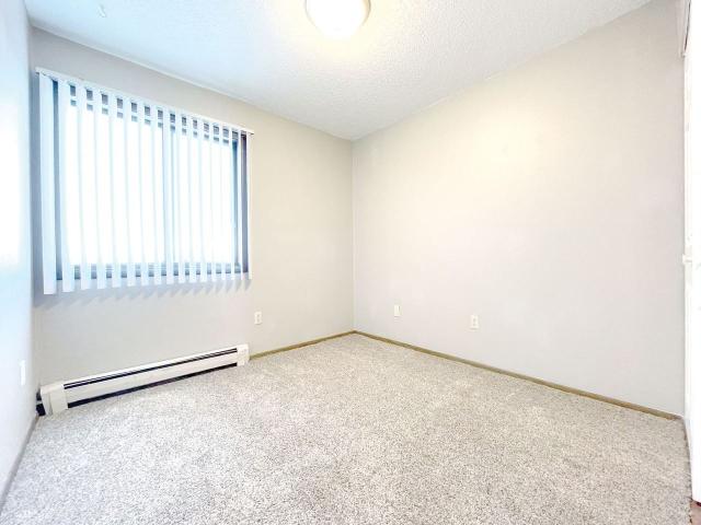 Summit Park 2 Bedroom Apartment for Rent at 605 505, 525, 605 & 705 Park Street, Minot, ND 58701