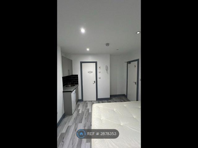 Summit Road, Northolt UB5, Room to rent, £1,230 pcm | PrimeLocation