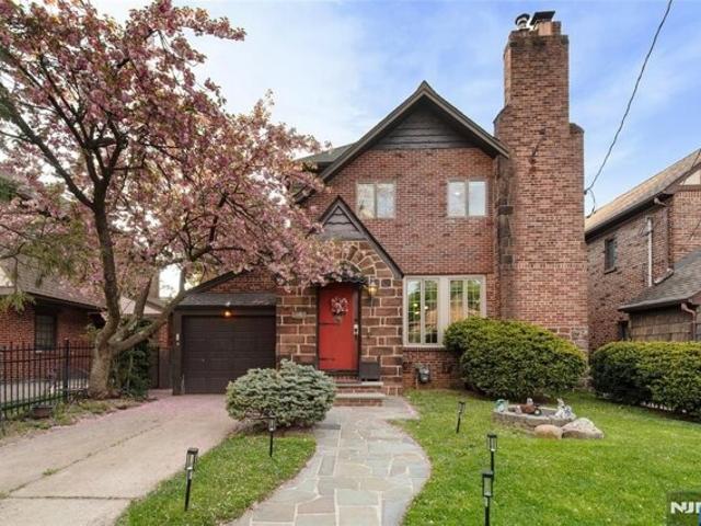 Summit Rd, Clifton, Home For Sale