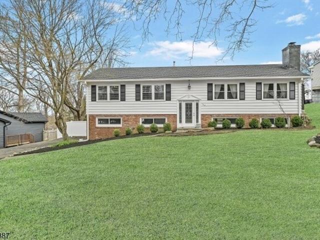 Summit Rd, Sparta, Home For Sale
