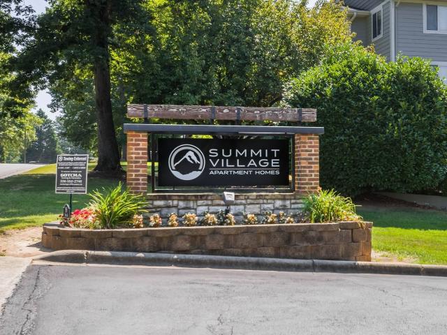 Summit Village Apartments 2 Bedroom Apartment for Rent at 199 Wind Rd, Greensboro, NC 27405