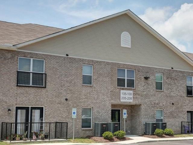 Sumner Gardens Court Apartments 2 Bedroom Apartment for Rent at 923 S Westland Ave, Gallatin, TN 37066