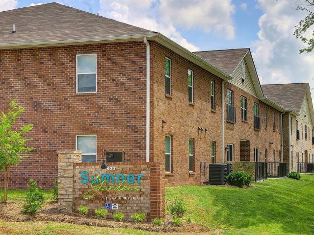 Sumner Gardens Court Apartments 3 Bedroom Apartment for Rent at 923 S Westland Ave, Gallatin, TN 37066