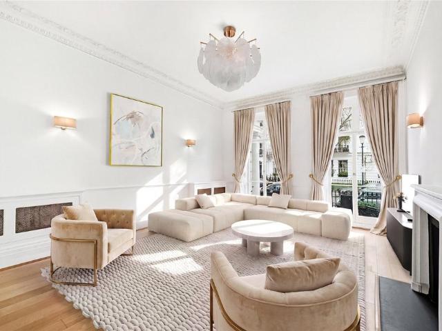 Sumner Place, South Kensington. 3 bed apartment to rent £8,450 pcm £1,950 pw