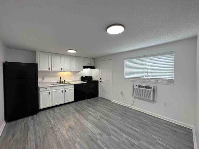 Suntree Apartments Studio Apartment for Rent at 3040 Suntree Plz, Kansas City, KS 66103 Rosedale