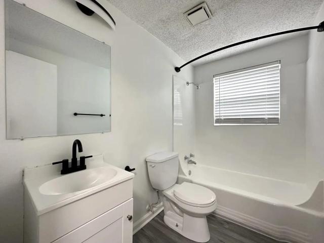 Suntree Studio Apartment for Rent at 3040 Suntree Plz, Kansas City, KS 66103 Rosedale