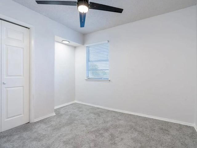 Suntree Studio Apartment for Rent at 3040 Suntree Plz, Kansas City, KS 66103 Rosedale