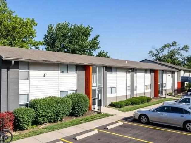Suntree Studio Apartment for Rent at 3040 Suntree Plz, Kansas City, KS 66103 Rosedale